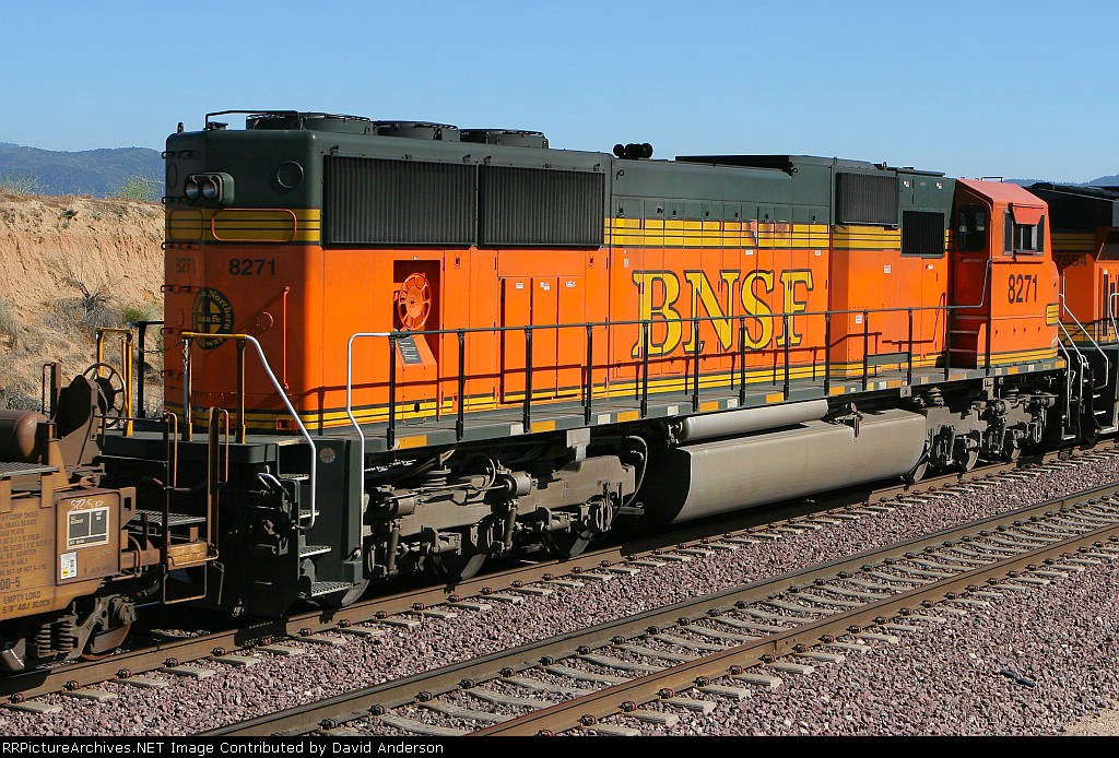 BNSF 8271